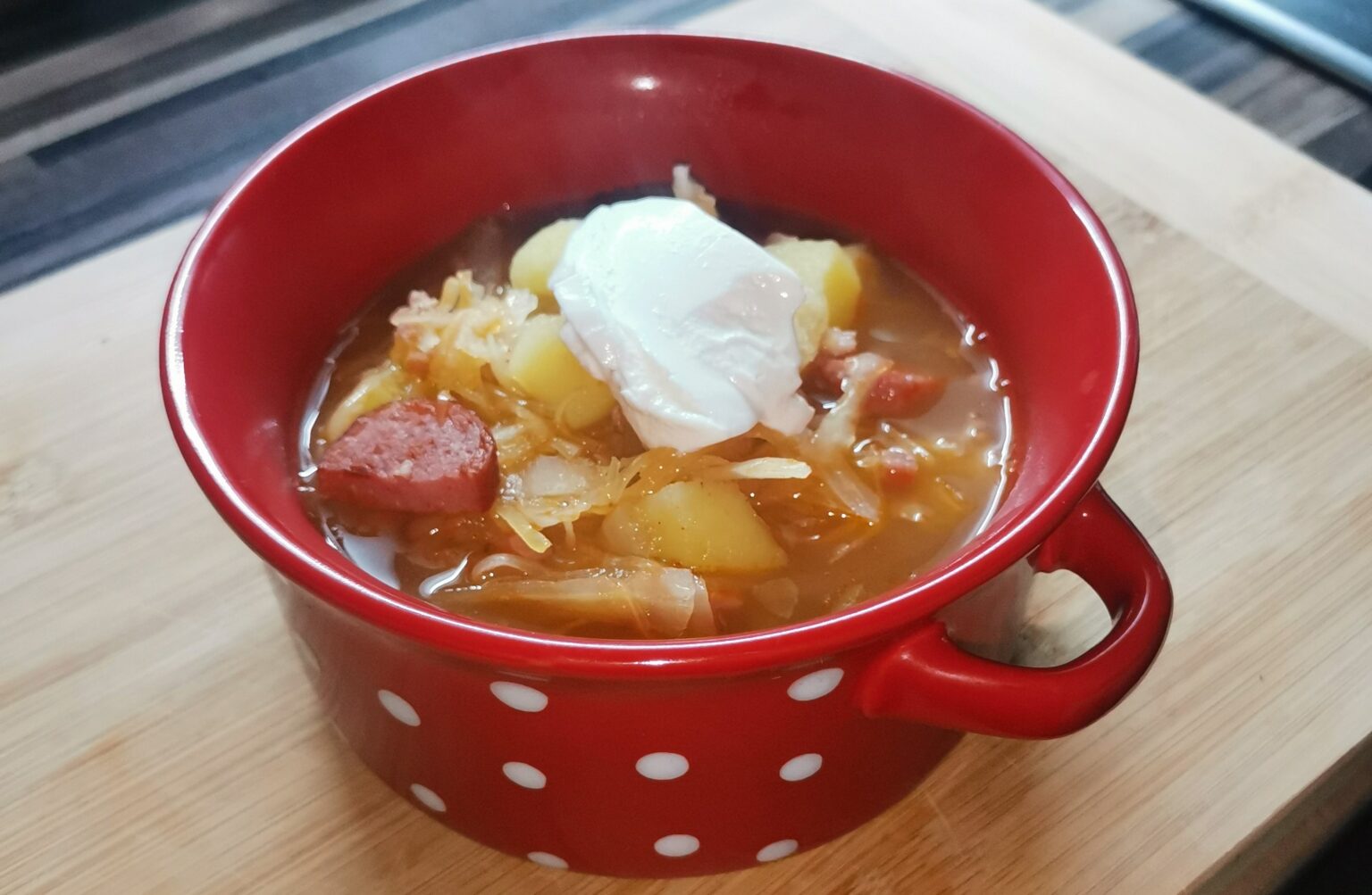 Zelná polévka s klobásou (zelňačka) - Bestrecepty.cz